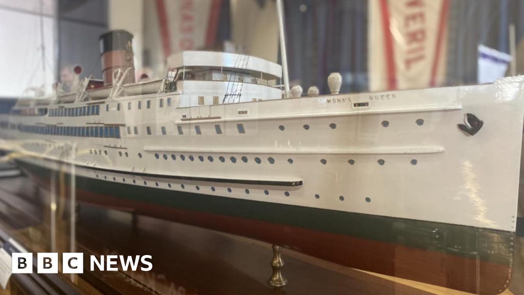 Exhibition commemorates Steam Packet ferry sunk at Dunkirk - BBC News