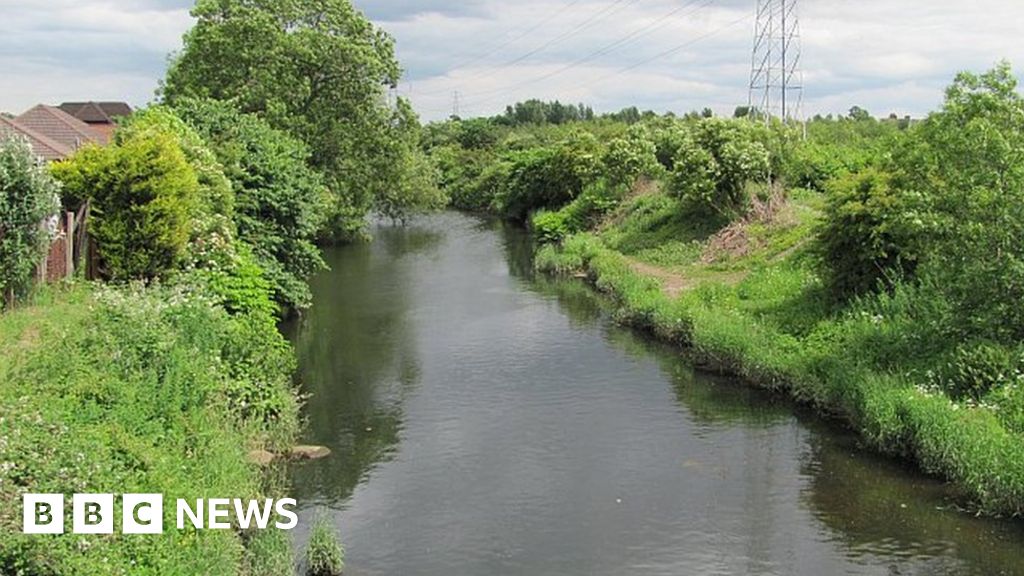 Woman suffers spinal injuries in River Carron fishing fall - BBC News