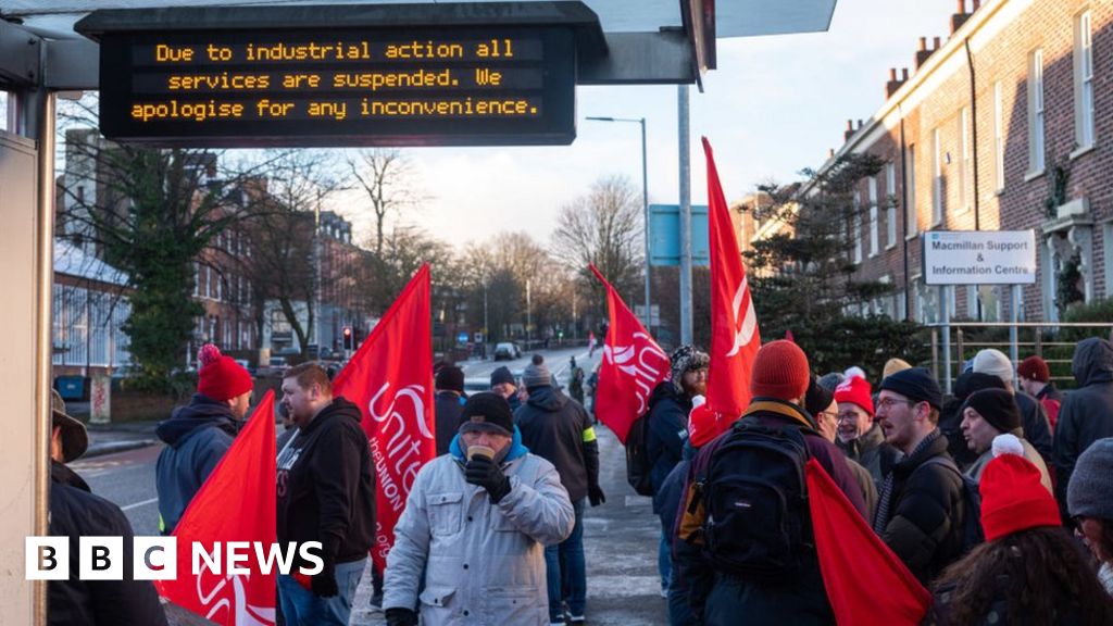 Translink strike to go ahead without more pay detail - union - BBC News