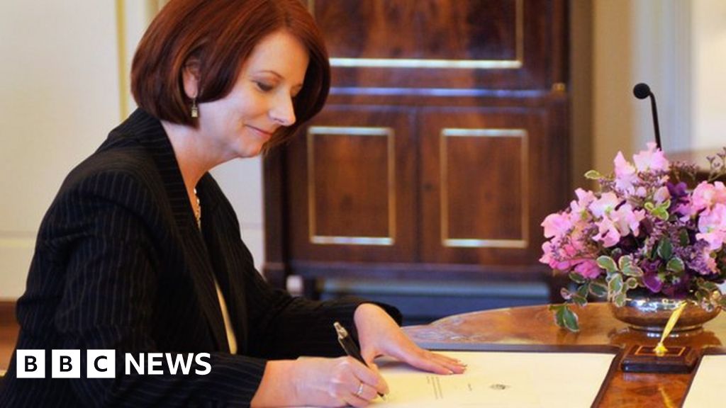 Julia Gillard: 'Some blokes didn't get here on merit' - BBC News