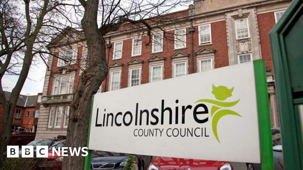 Lincolnshire County Council plans to cut budget and raise tax - BBC News