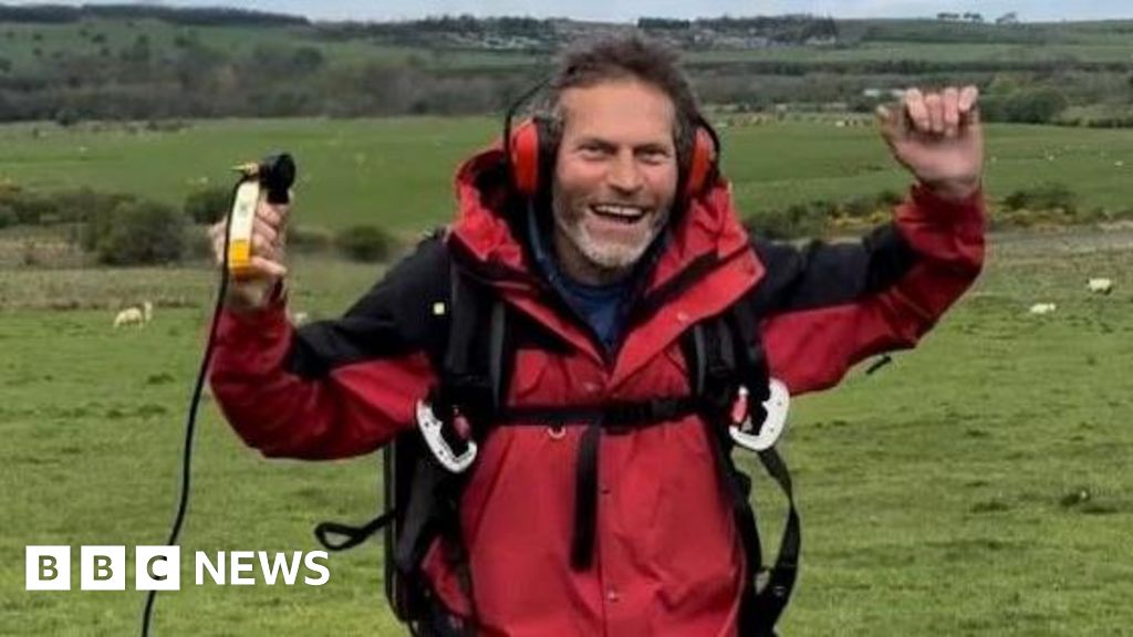 Experienced paraglider died after Blencathra cliff crash - inquest ...