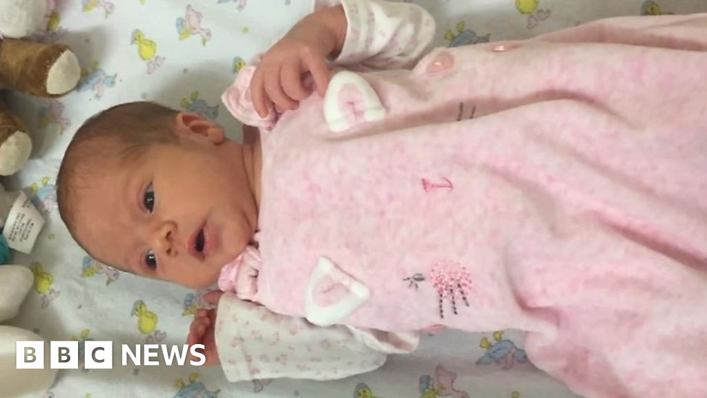 New appeal to find Towyn bus stop baby's mother - BBC News