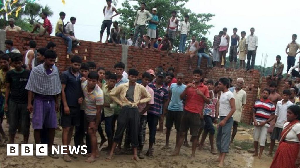 India school director killed in mob lynching - BBC News