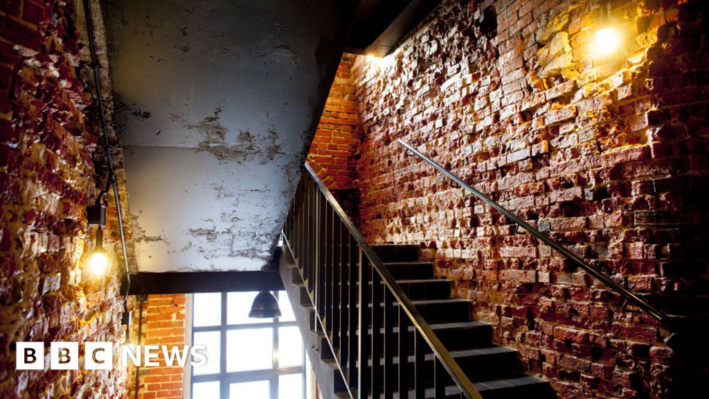 New Russian Gulag museum recreates Soviet terror - BBC News