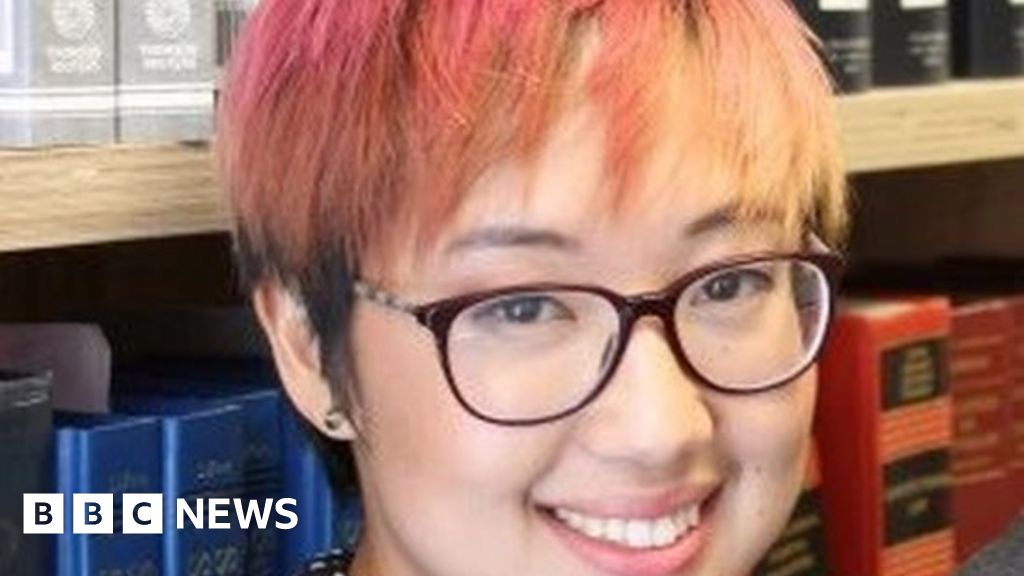 Sarah Jeong: NY Times stands by 'racist tweets' reporter - BBC News