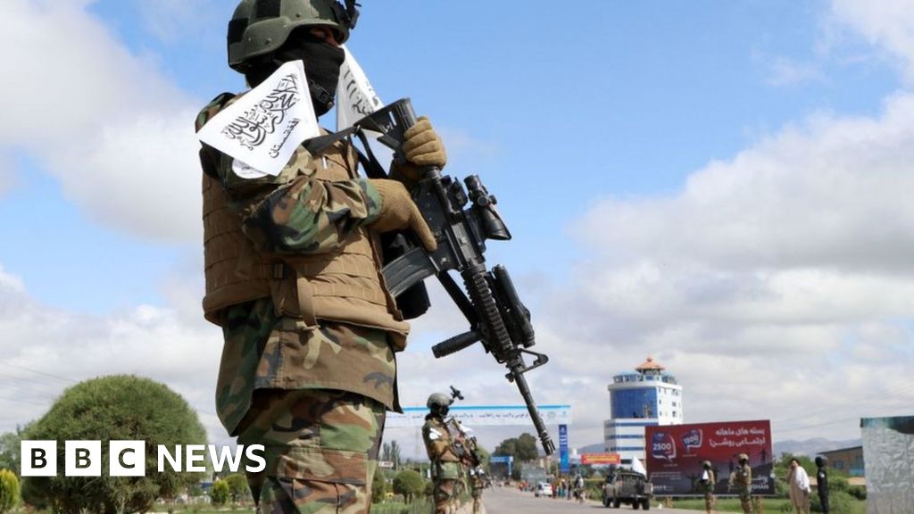 Afghanistan: Former army general vows new war against Taliban - BBC News