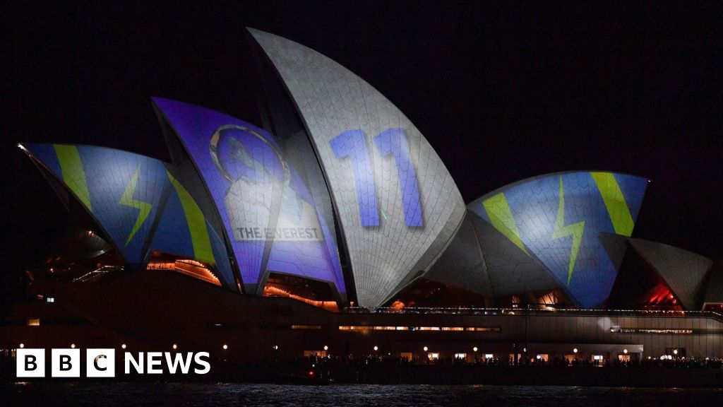 Sydney Opera House ad 'makes us look tacky'