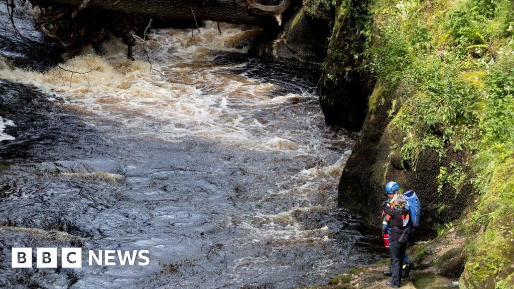 Police searching river for missing teenager - BBC News