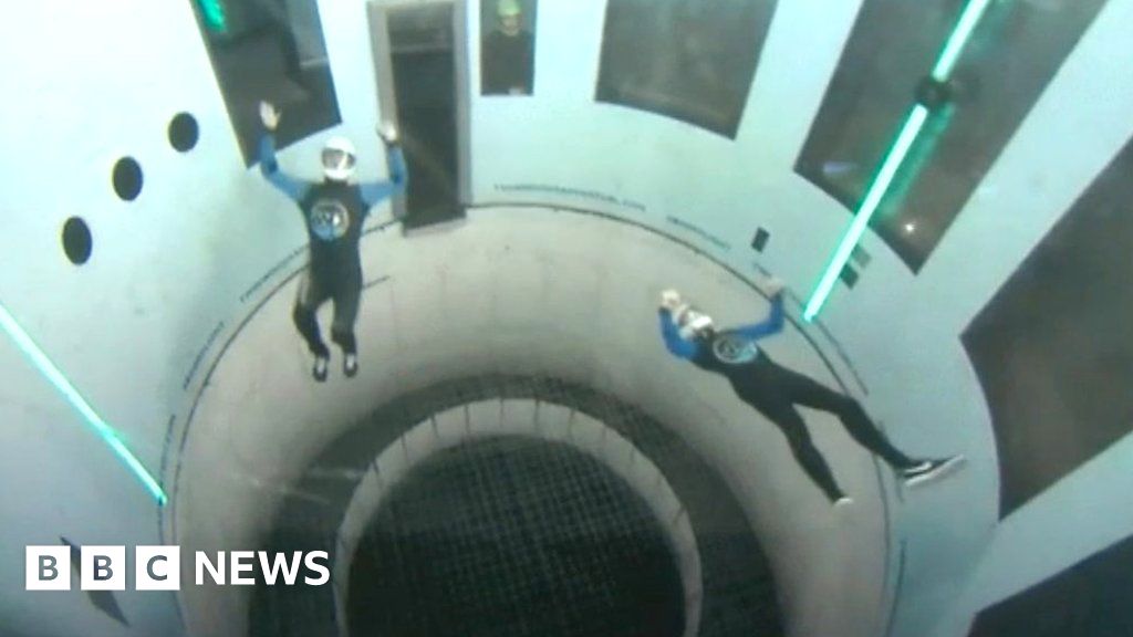 Bodyflight World Challenge indoor skydiving in Bedfordshire - BBC News