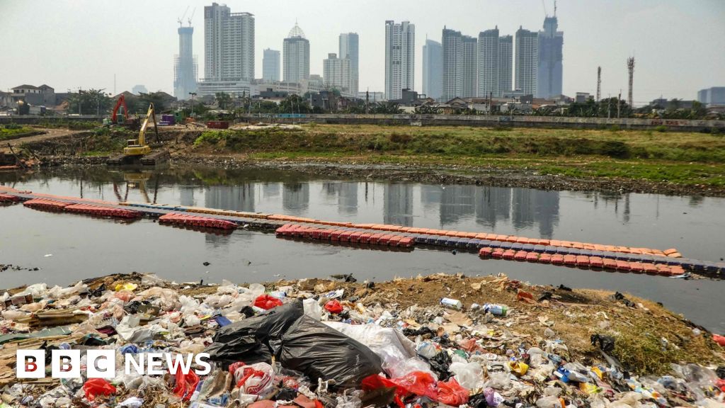 Changing places: Why countries decide to move their capitals - BBC News