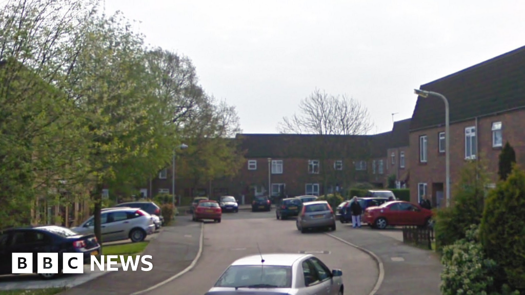 Basildon house destroyed by fire started by candle - BBC News