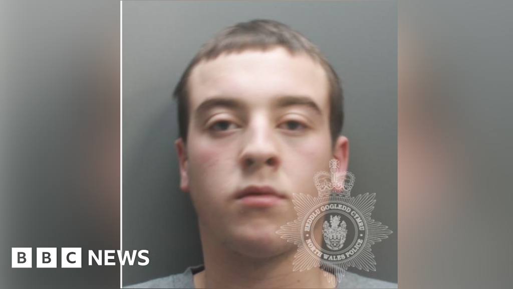 A&E nurse left with broken cheek after hospital attack - BBC News