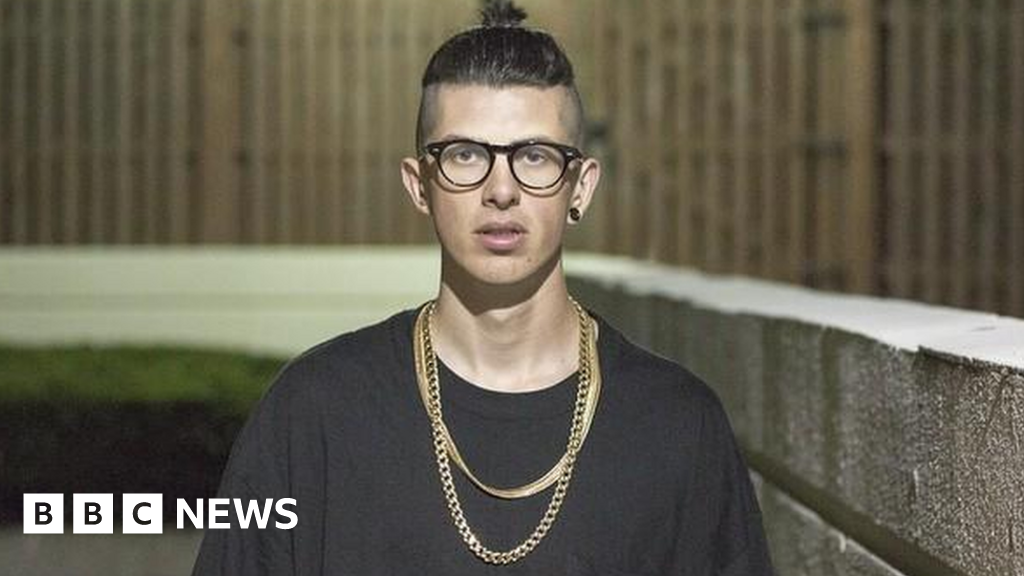 Sam Pepper deletes social media content and posts message, I Give Up ...