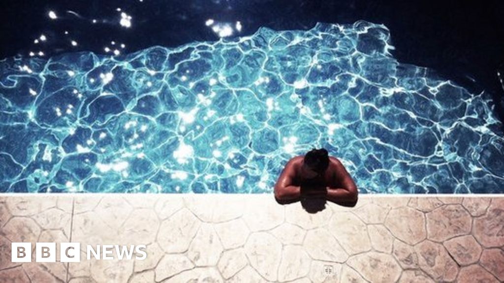 Your pictures: Alone - BBC News