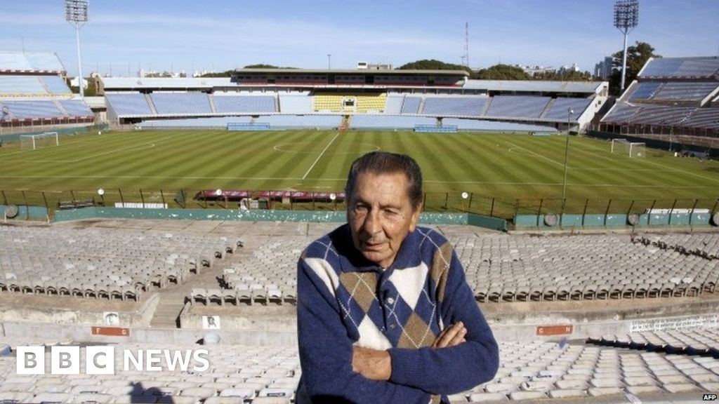 Uruguay 'Maracanazo' football hero Alcides Ghiggia dies - BBC News