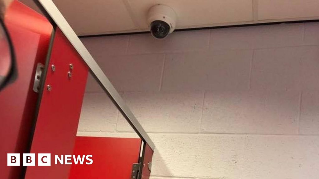 Kingswinford parents brand school toilet cameras 'creepy' - BBC News
