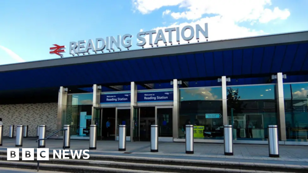 Major disruption after person's death at Reading station