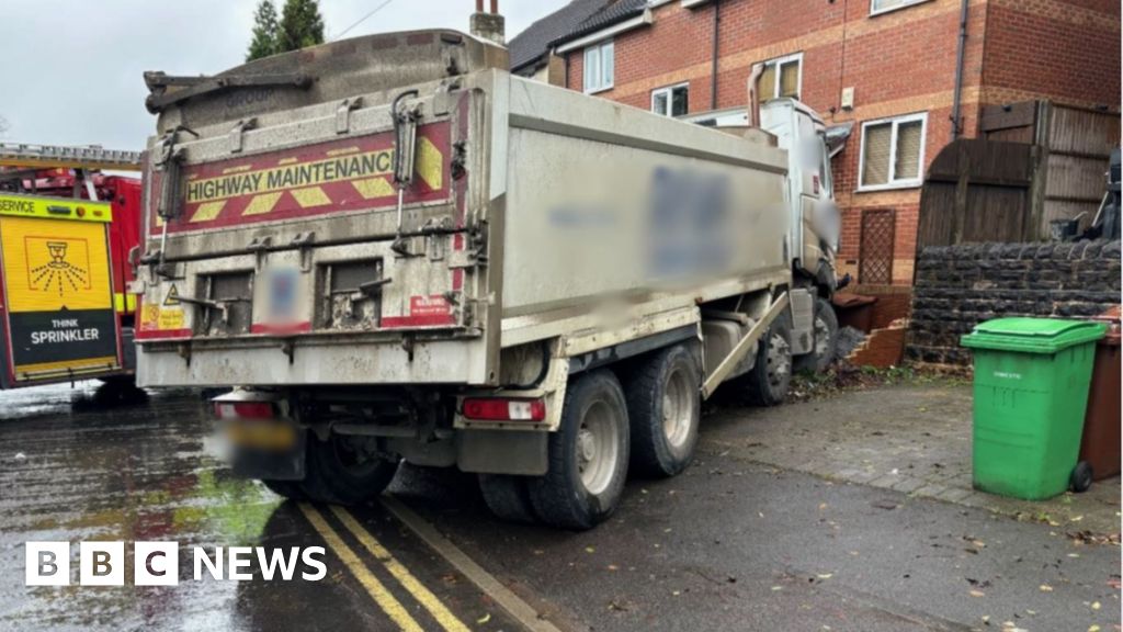 Tipper truck driver fell asleep and crashed into wall - BBC News