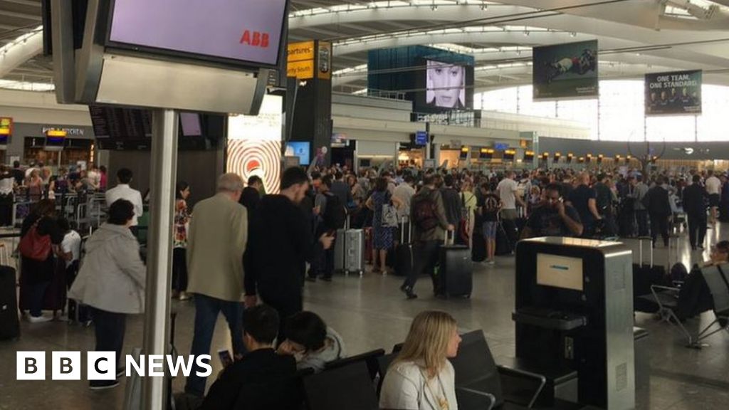 BA delays: 'Absolute chaos' at Heathrow - BBC News