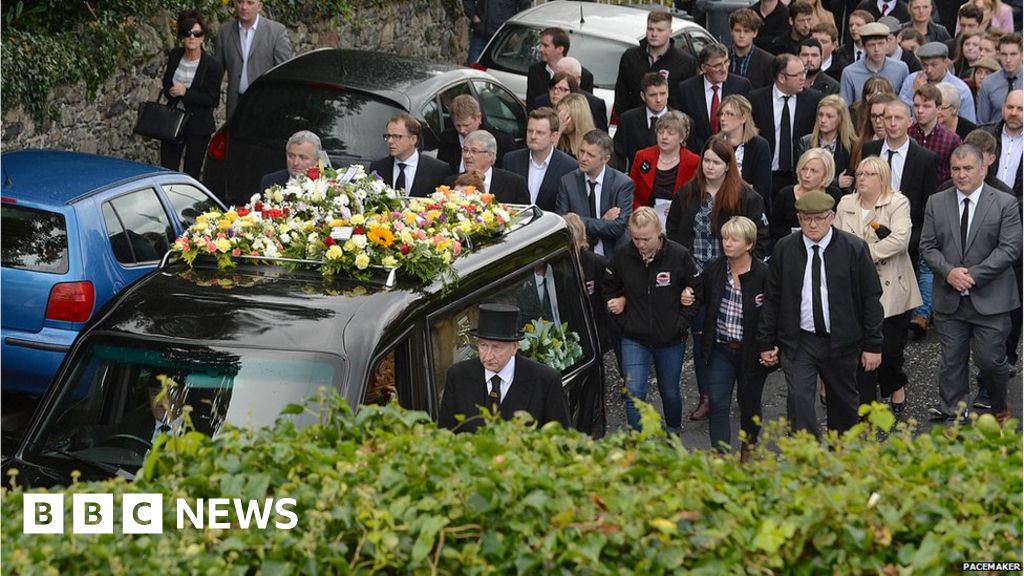 Rostrevor crash: Funerals take place for teenage victims - BBC News