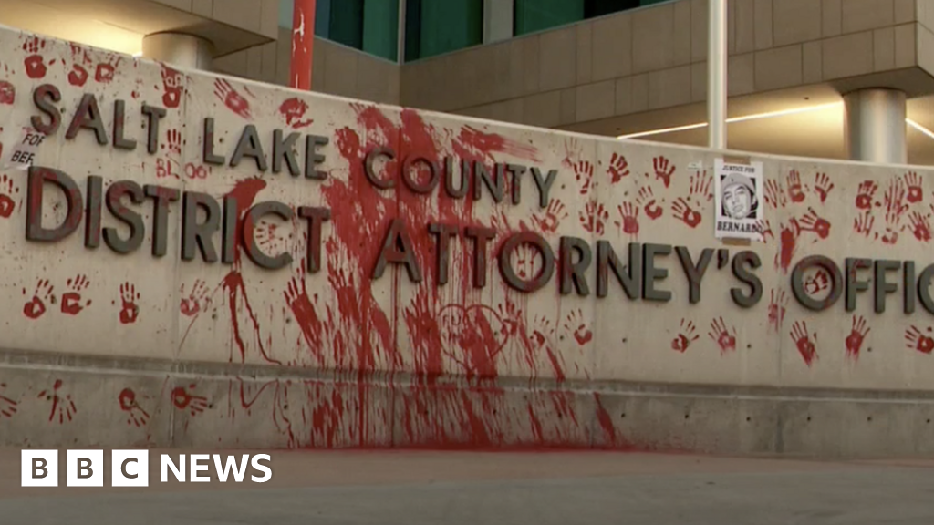 George Floyd: US protesters charged as 'gang' face life sentence