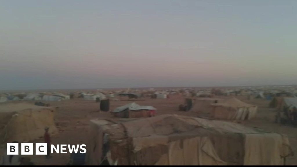 85,000 refugees stranded - BBC News
