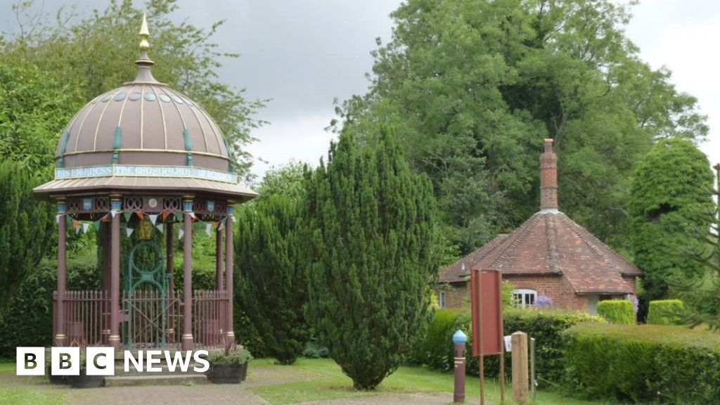 Stoke Row's Maharajah's Well undergoes £25K revamp - BBC News