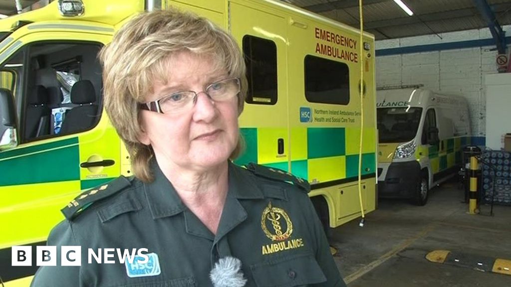 Omagh bomb rescuers: Memories 20 years on - BBC News