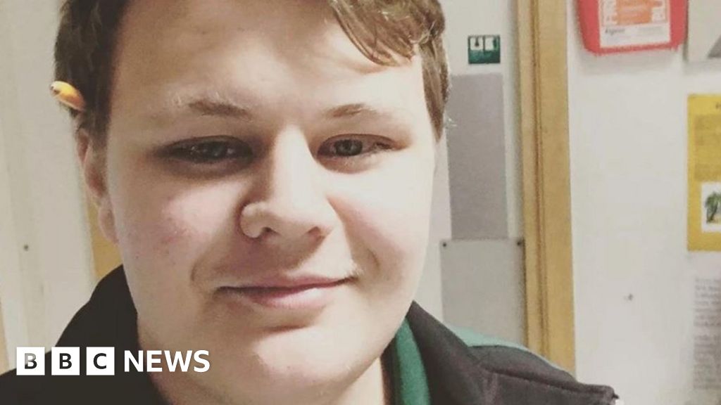 Harry Dunn crash: 'Witnesses' appeal over US diplomat's return - BBC News