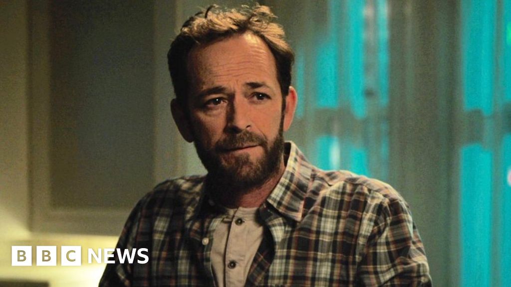 Riverdale fans' emotional goodbye to Luke Perry with last scenes