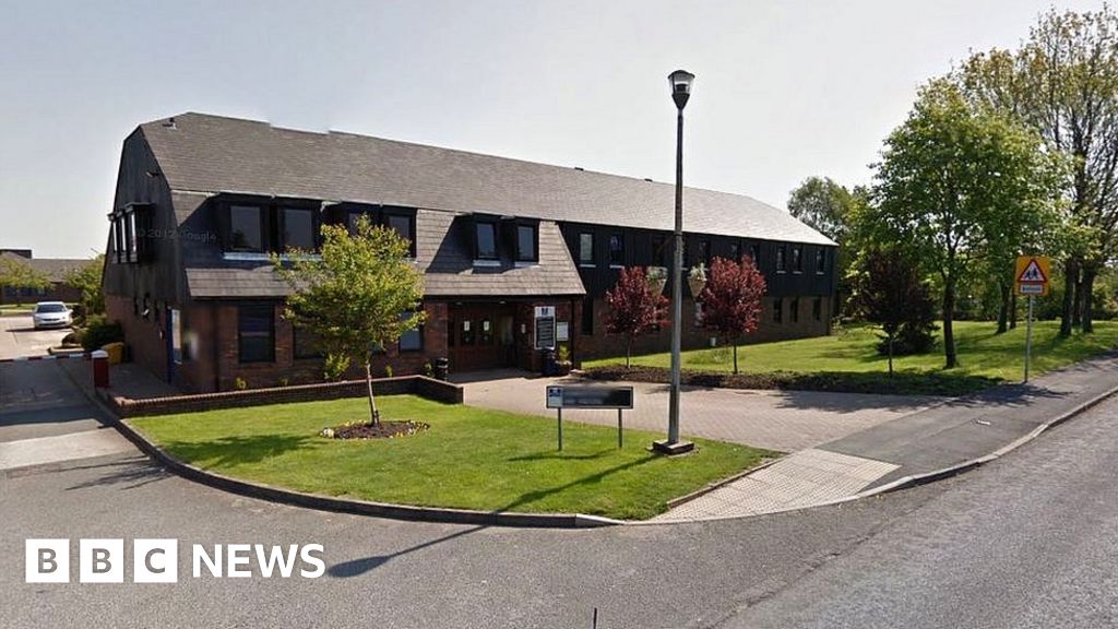 HMP Thorn Cross: Drugs 'stashed in gardens' near jail - BBC News