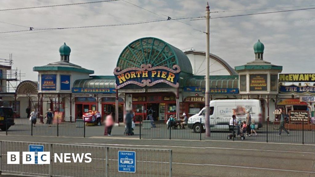 Blackpool Pier Jam stabbing: Two brothers jailed - BBC News
