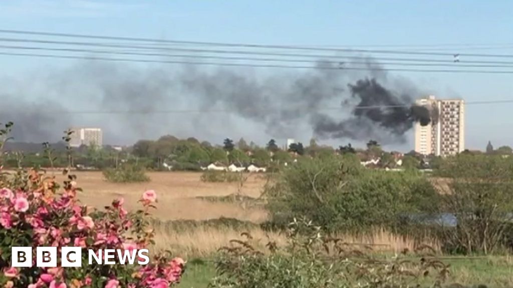 Arson arrest after Southampton Redbridge Towers fire - BBC News