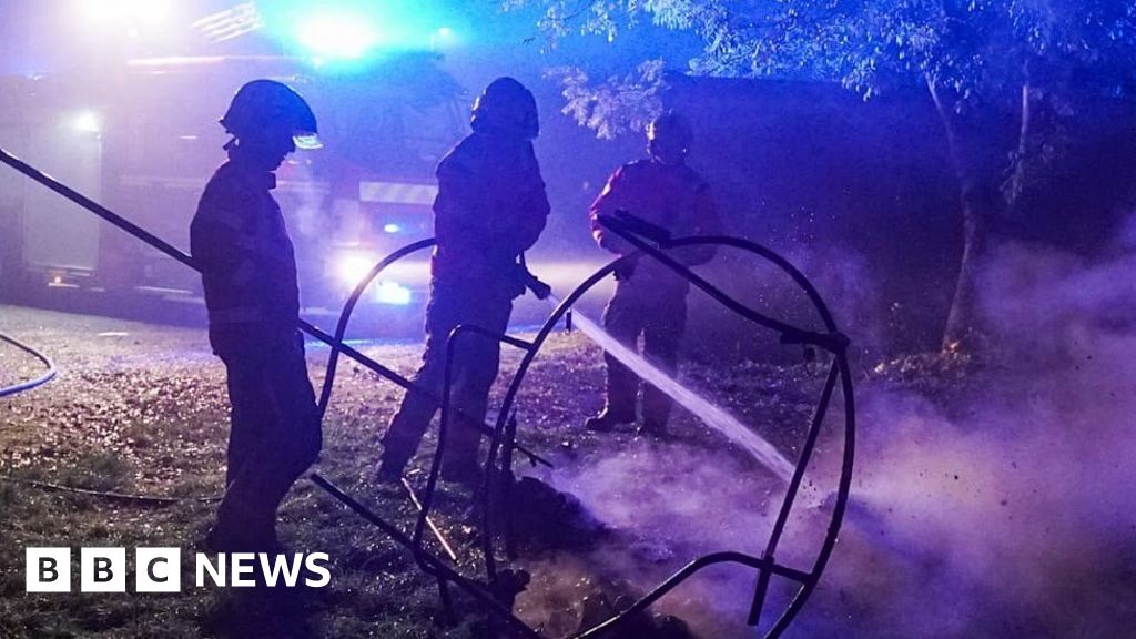 Emergency crews attacked at Manchester bonfire events - BBC News