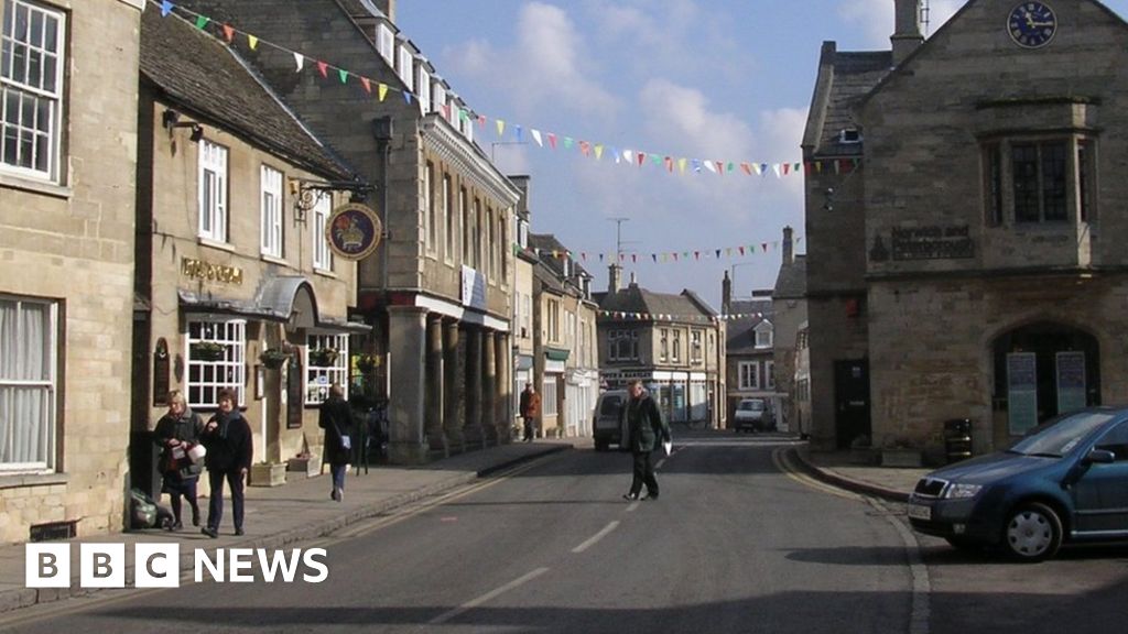 Oundle: The by-election born out of a controversial house move - BBC News