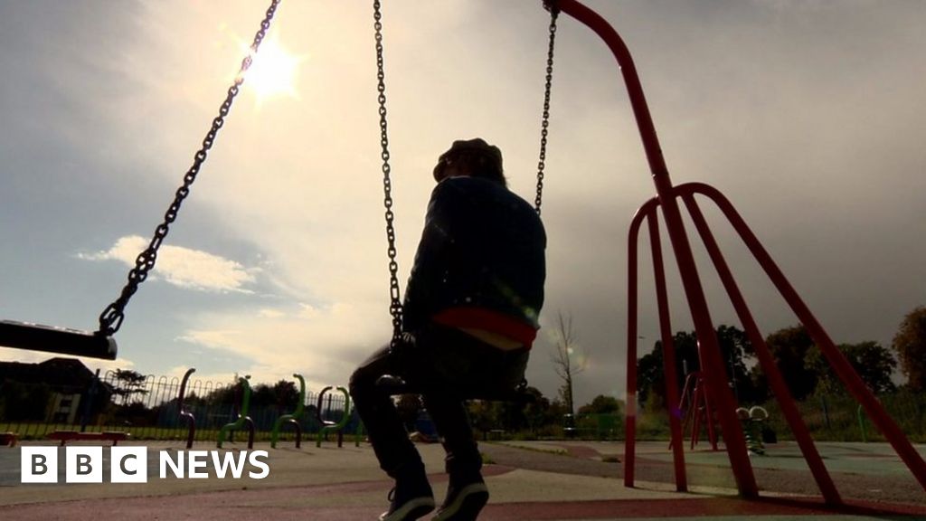 'We need to support paedophiles to prevent child sex offending' - BBC News