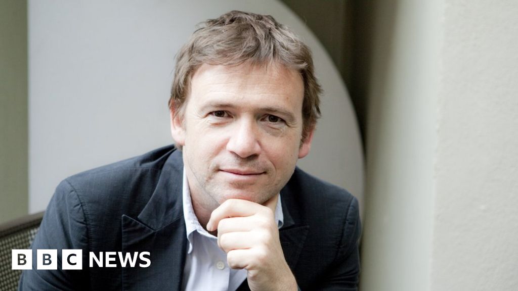 David Nicholls: Writing new novel 'completely terrifying' - BBC News