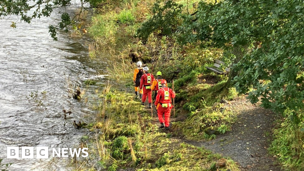 Elderly man missing after flooding in Perthshire - BBC News
