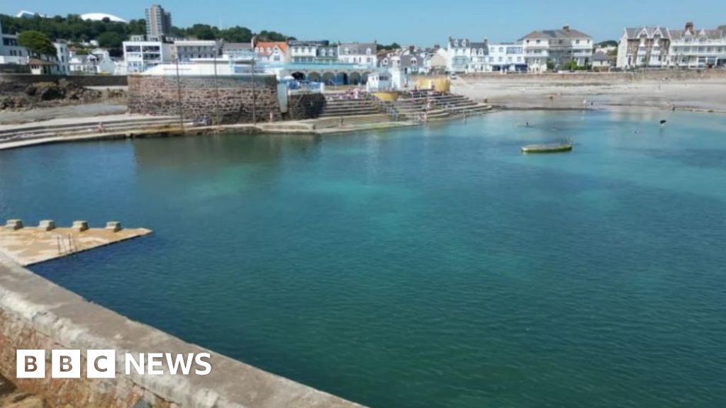 Running of Jersey's bathing pools could go out to tender - BBC News
