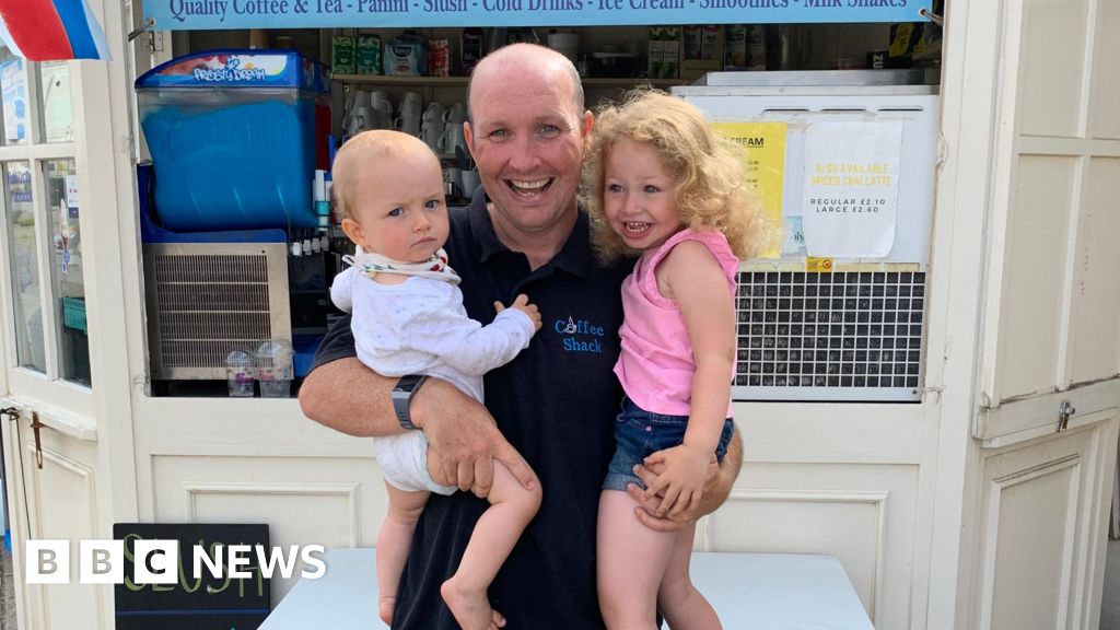 Ex-Kent Police officer draws on experiences for debut novel - BBC News