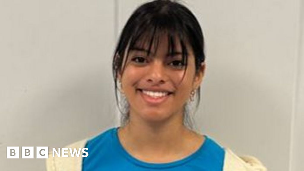 Newcomers: One-in-16 pupils in NI schools - BBC News