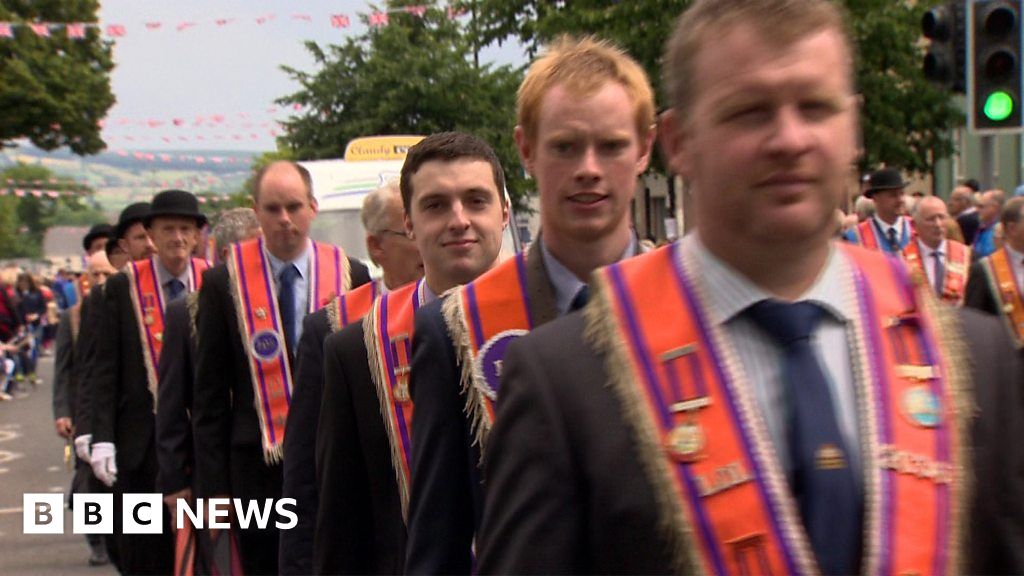 The Twelfth: Thousands march in Orange Order parades - BBC News