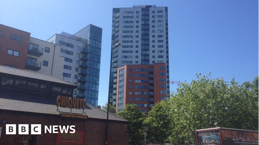 Residents return after Southampton flats flood