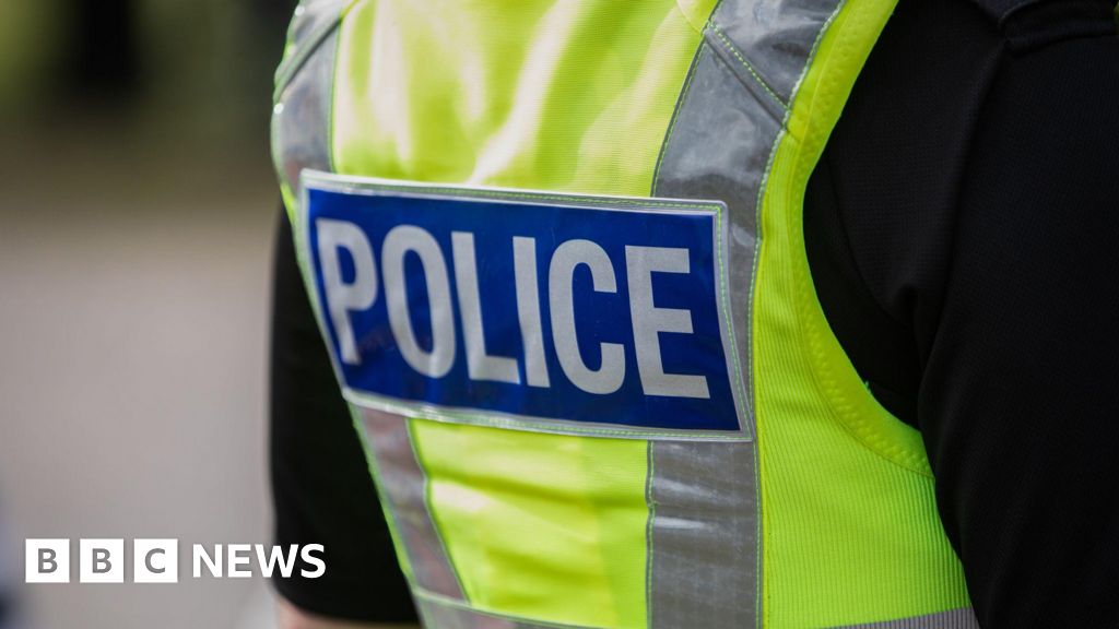 Whitby: Police officer hit by motorbike in alleyway - BBC News