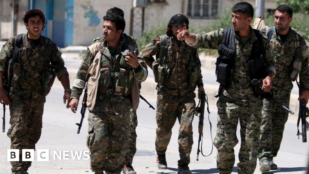 Syria war: Russia denies aiding Kurds to set up a military base - BBC News
