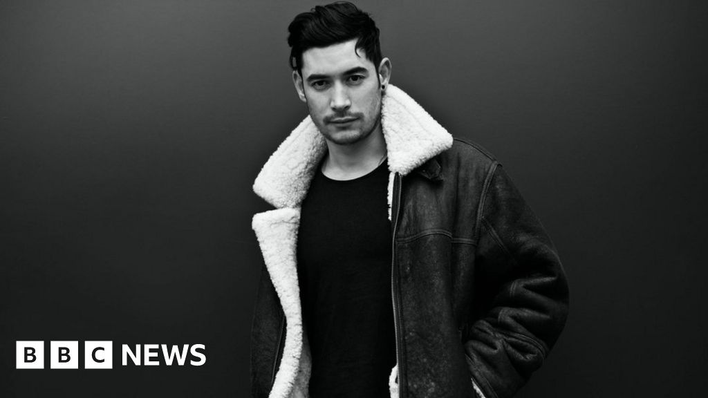 Tunisia sentences British DJ for Muslim prayer remix - BBC News