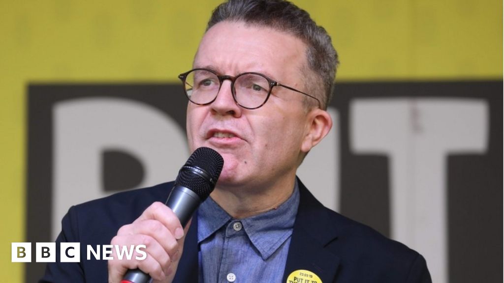 Brexit: Tom Watson steps up call for Labour referendum pledge - BBC News