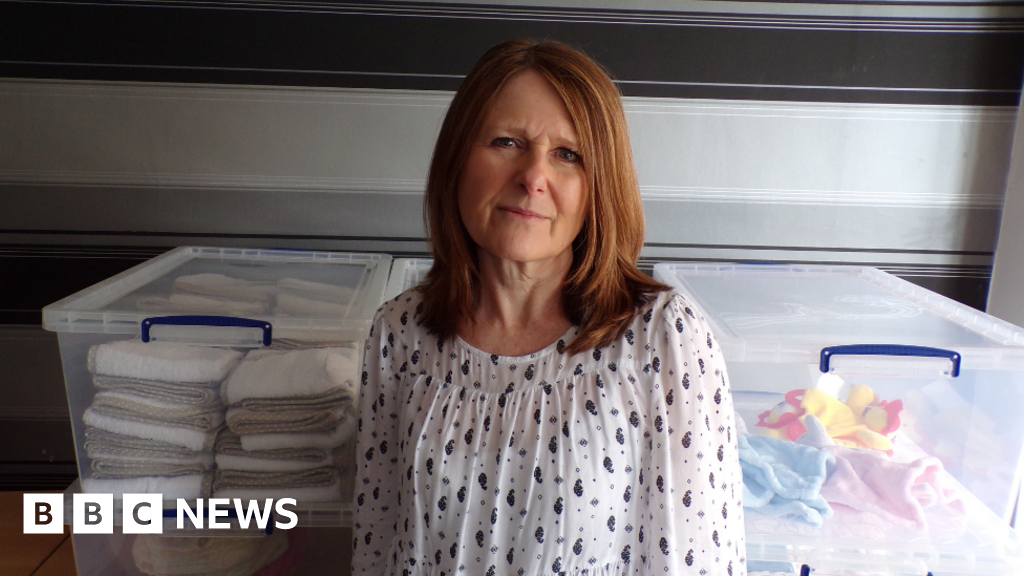 Billericay charity coordinator thanks community after fire - BBC News