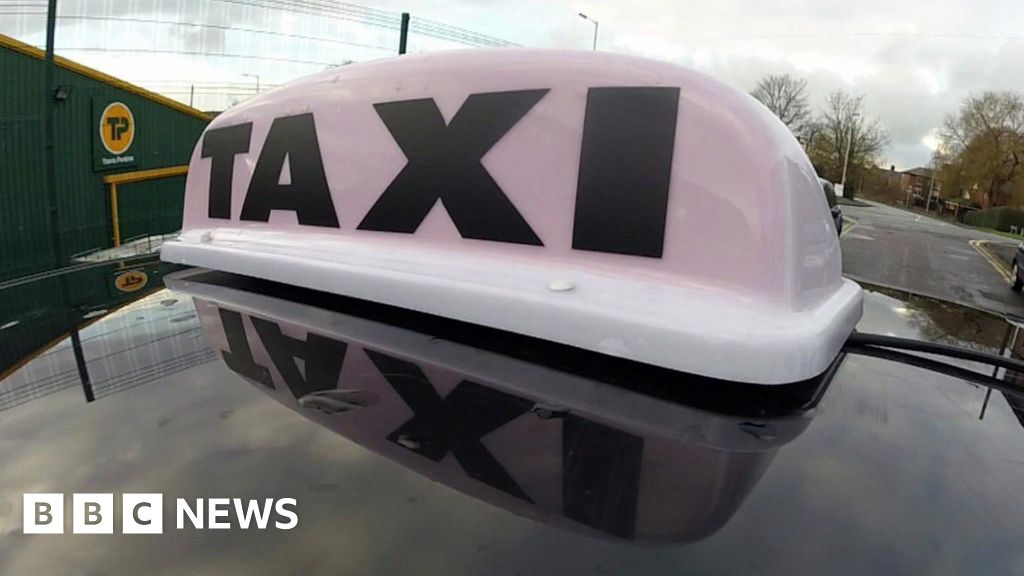 Police warning over fake taxis in Exeter - BBC News